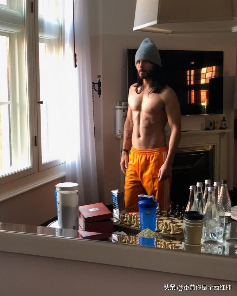 "Mobis" Jared Leto's muscles are hot: Are you sure he is 50 years old ...
