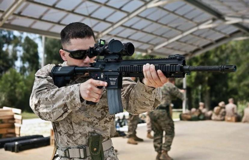 The M27 Rifle Replaces the M249 as the USMC's Favorite Go-to-War Gun ...