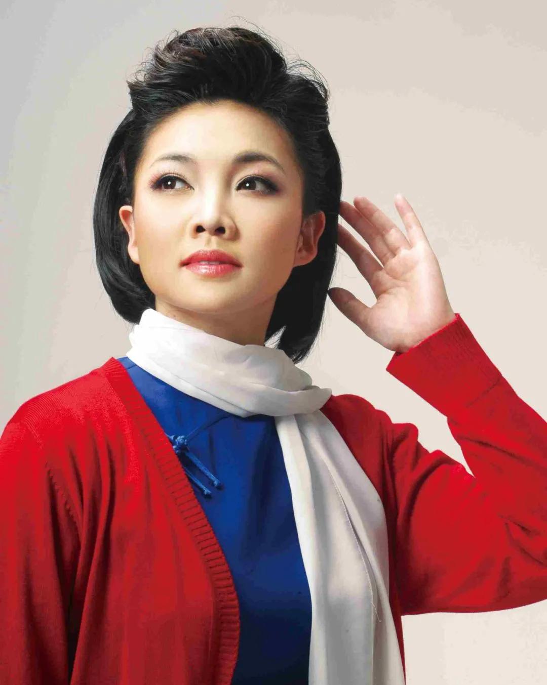 Standing out from the encirclement, soprano Wang Li surpassed the top ...