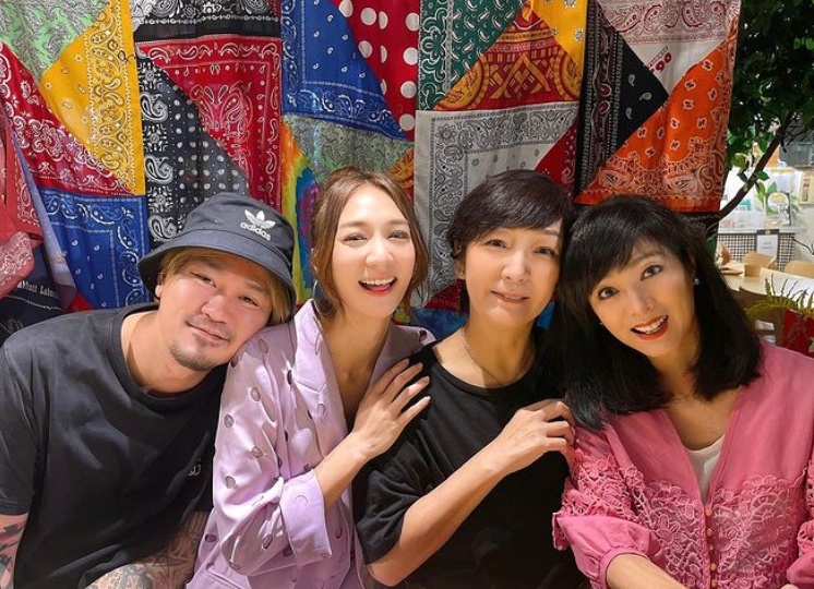 Sydney celebrates her sister Mi Xueqing's 67th birthday!Daughter shows ...