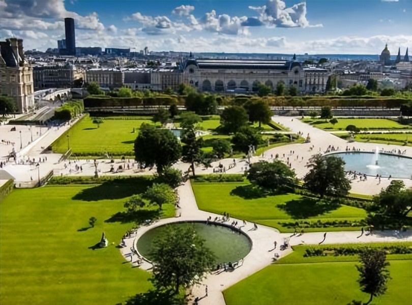 What influence did Le Nôtre's garden design in France have on other ...