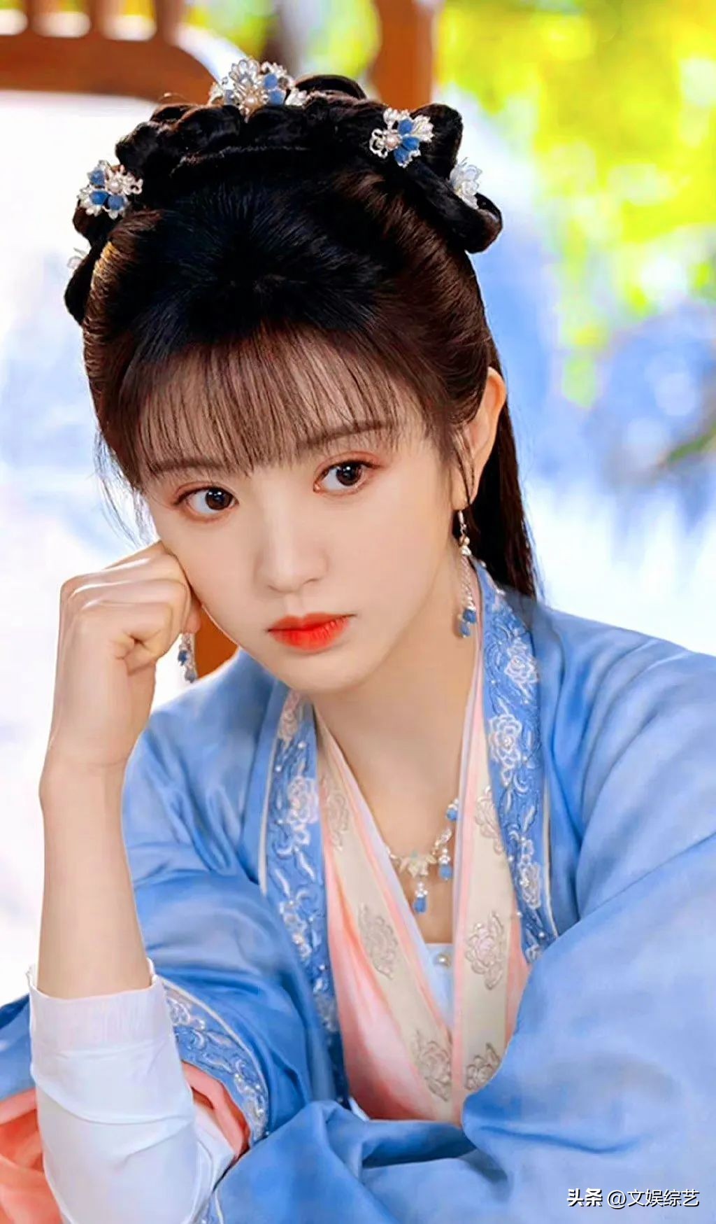 Tian Xiwei shows off the style of Hanfu in ancient costumes, her ...