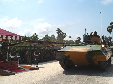 Foreign trade of Type 85 armored transport vehicle - iNEWS