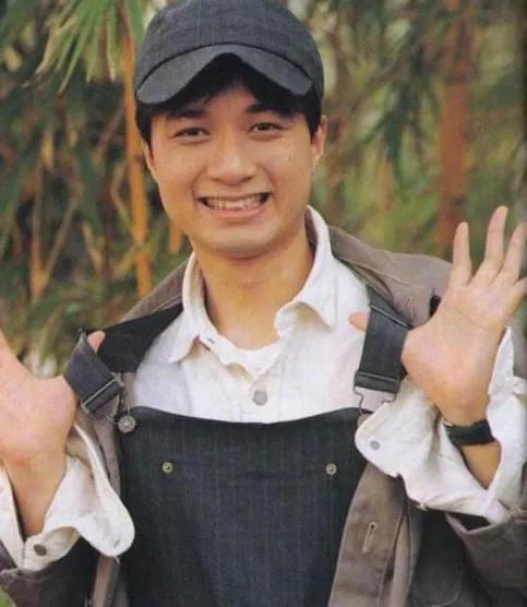 Gu Juji: He has been in secret love with his agent for 22 years, his ...