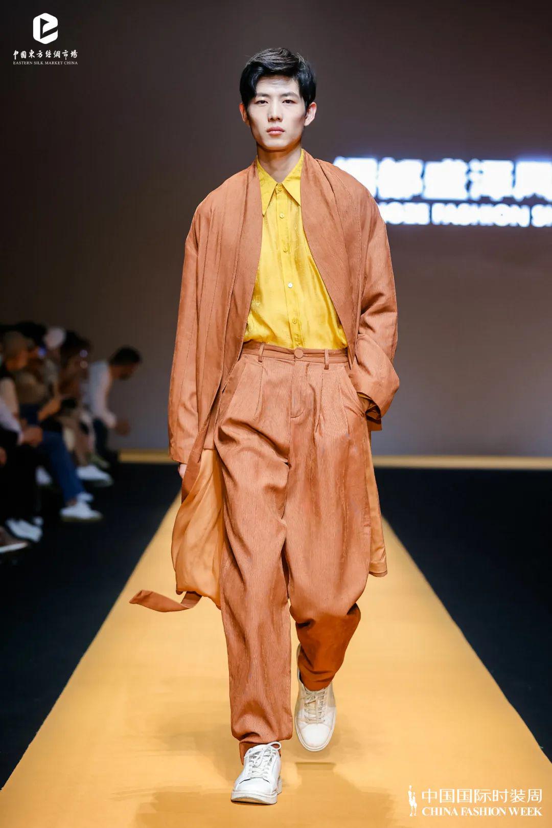 The Silk Capital Shengze Fashion Show shines brightly - iNEWS