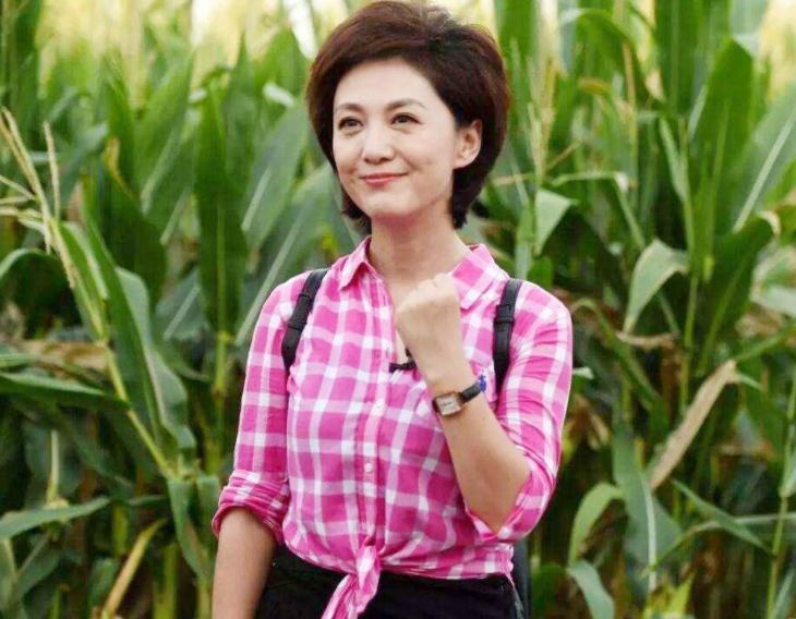 Host Hai Xia: Married 11-year-old Tsinghua professor, gave birth to a ...