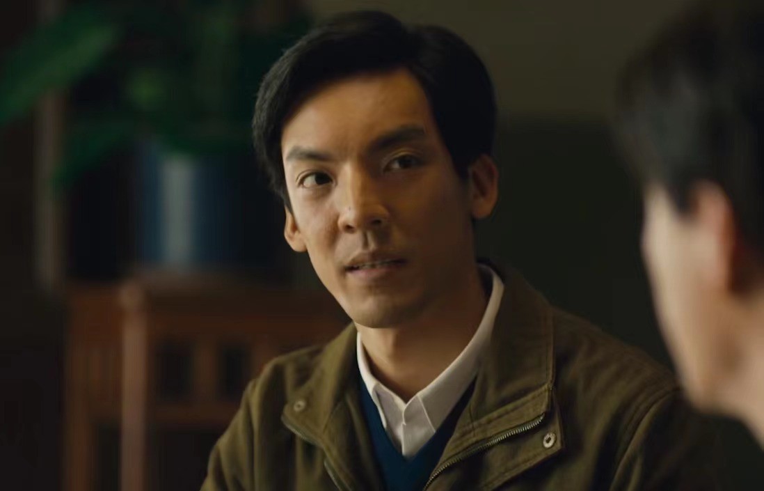 Half a year ago, he acted as a sidekick in "The World", and half a year ...