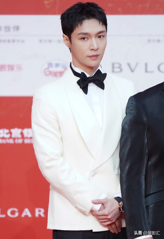 "Nightlife in Changsha" Premiere Zhang Yixing meets everyone as an ...