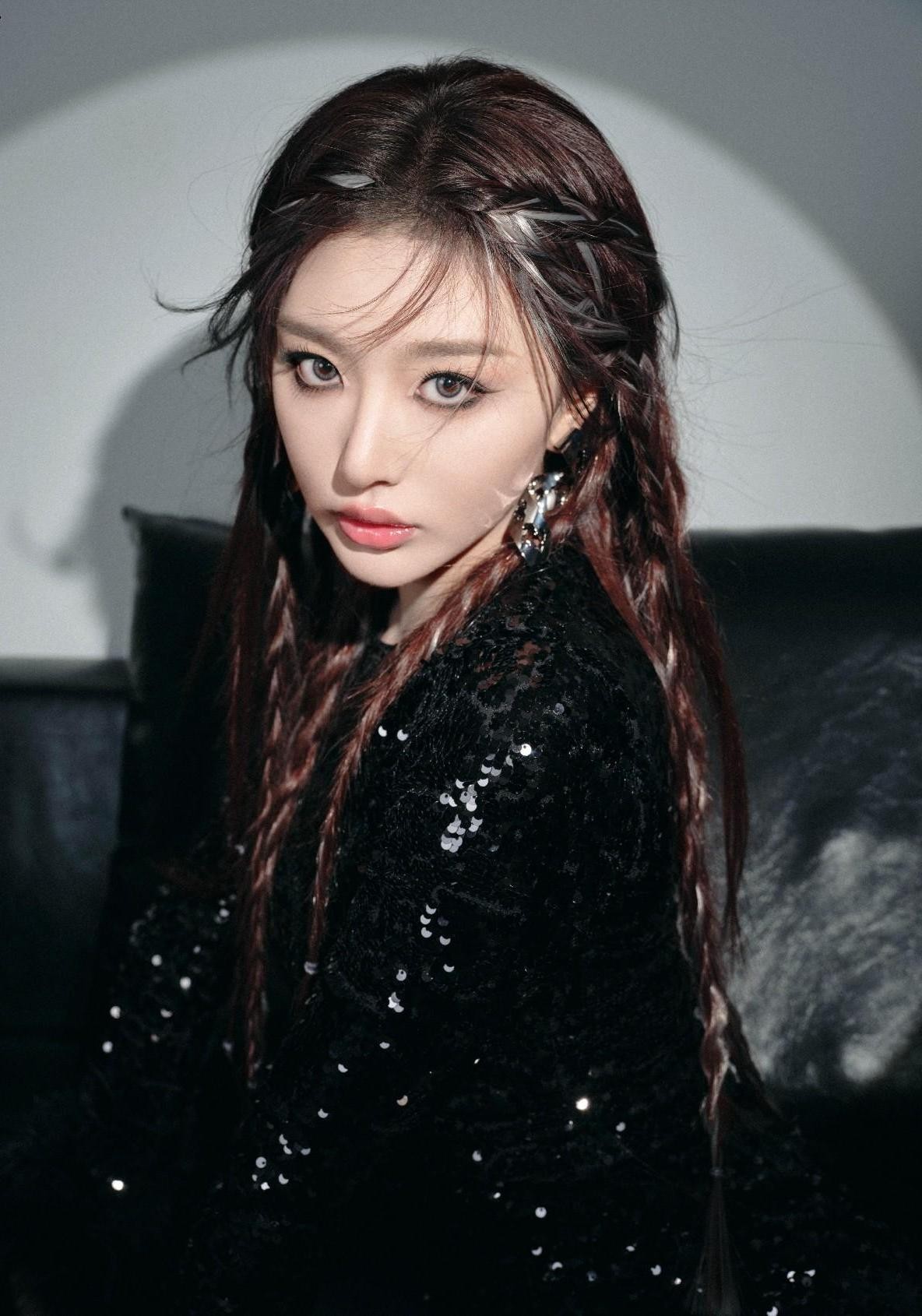 alice + olivia 2022 autumn winter series starlight presentation - iNEWS