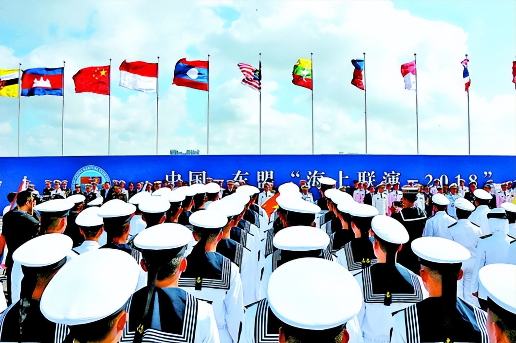 Warships from 10 ASEAN countries gathered in the South China Sea ...