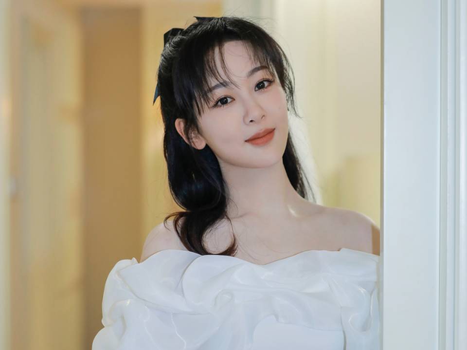 Bai Jingting and Yang Zi were blasted to cooperate, starring in Zheng Xiaolong's new drama, and ...