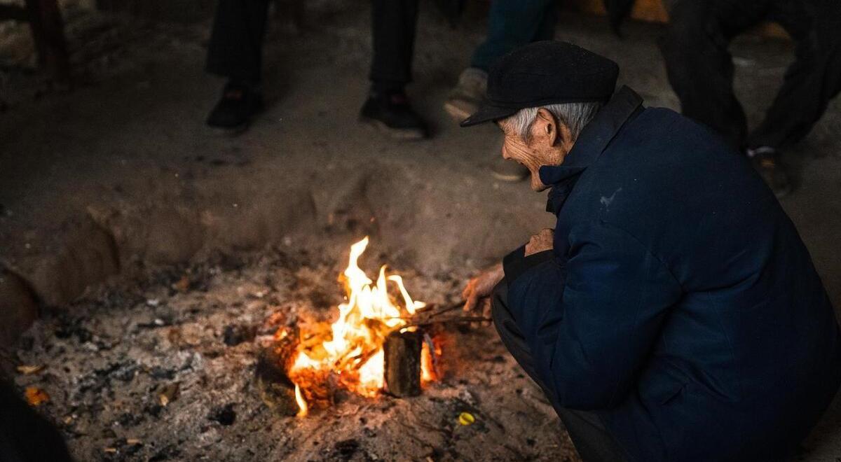 When worshiping ancestors, where do we burn paper money? What is the ...