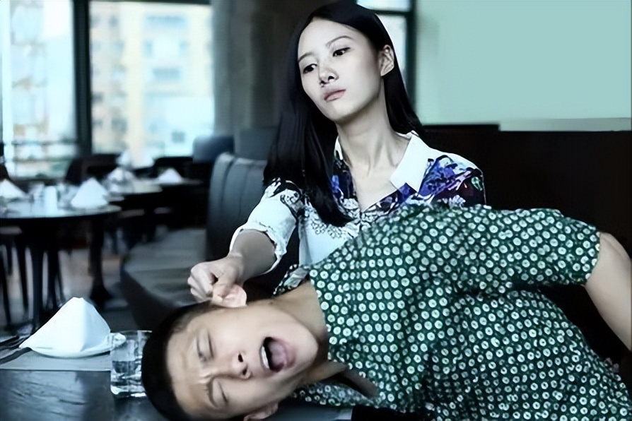 Feng Xiaogang's new drama has plastic surgery face, bumping into Song Jia and Dong Jie is simply ...