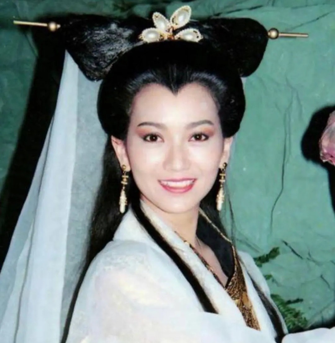 Seeing the 60-year-old Ye Tong, I realized how "false" the 69-year-old ...