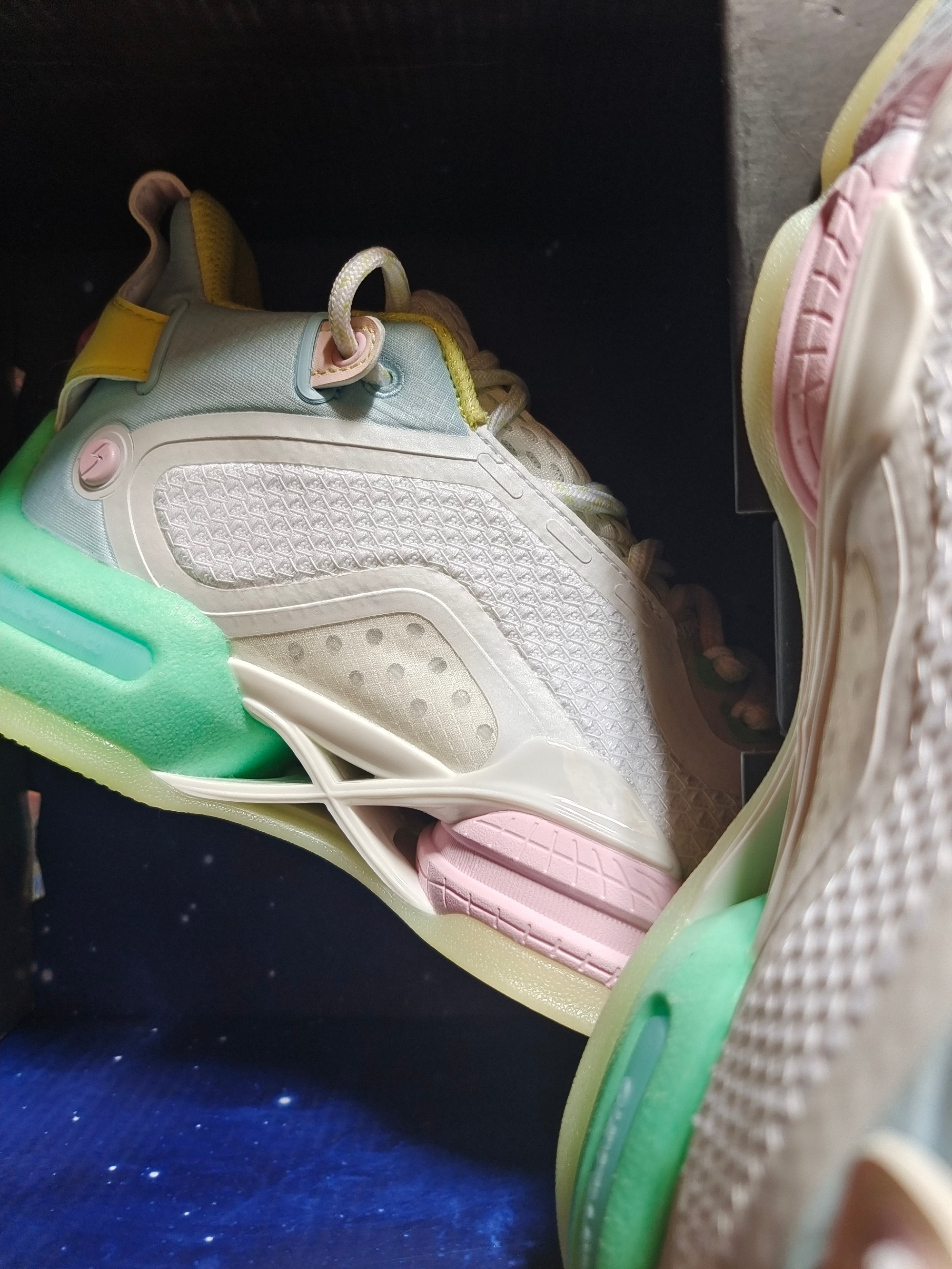 AG2 X：夏日「晴空」：可能是最好看的361度簽名鞋了 - 資訊咖