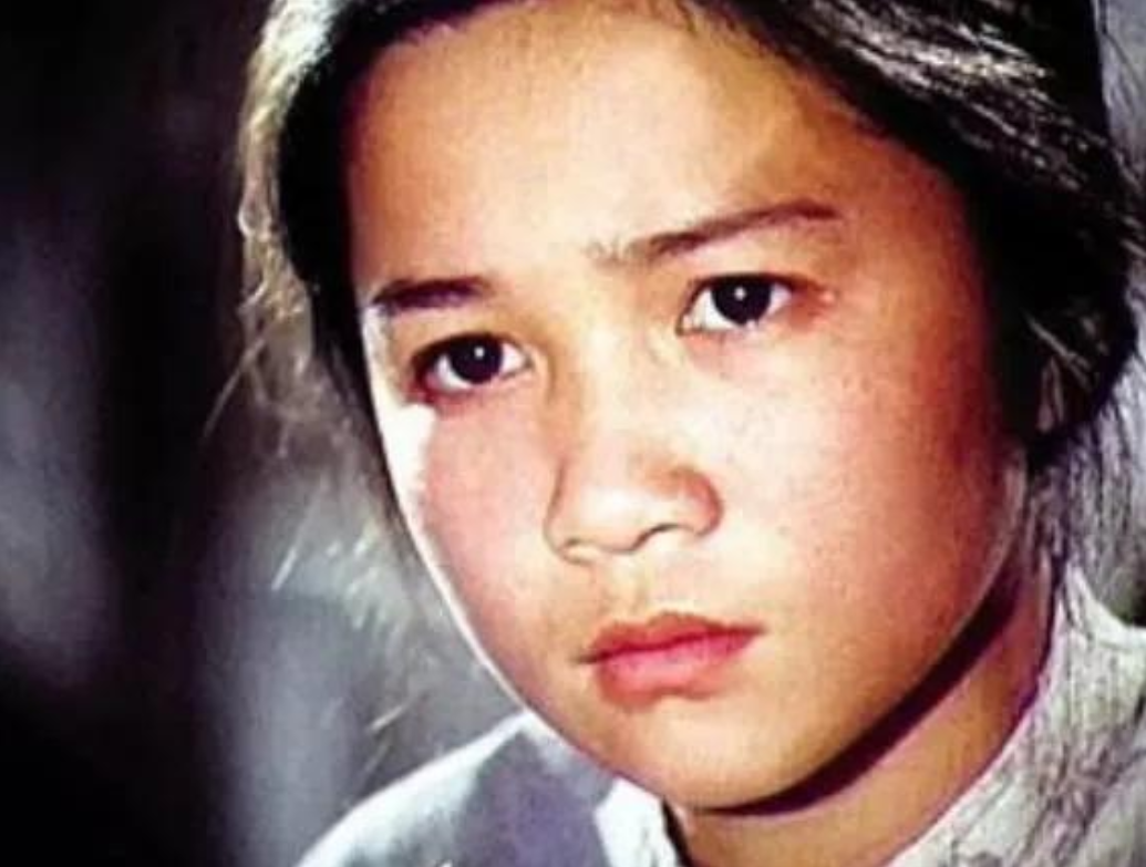 Cai Ming, the queen of sketches: Married to her first love husband for ...