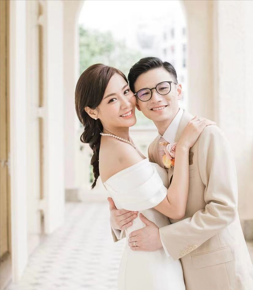 The 29-year-old TVB "Goddess with Long Legs" traveled for the first ...