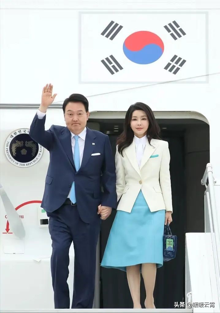 The Korean president and his wife walked into Paris, and Kim Gun-hee's ...