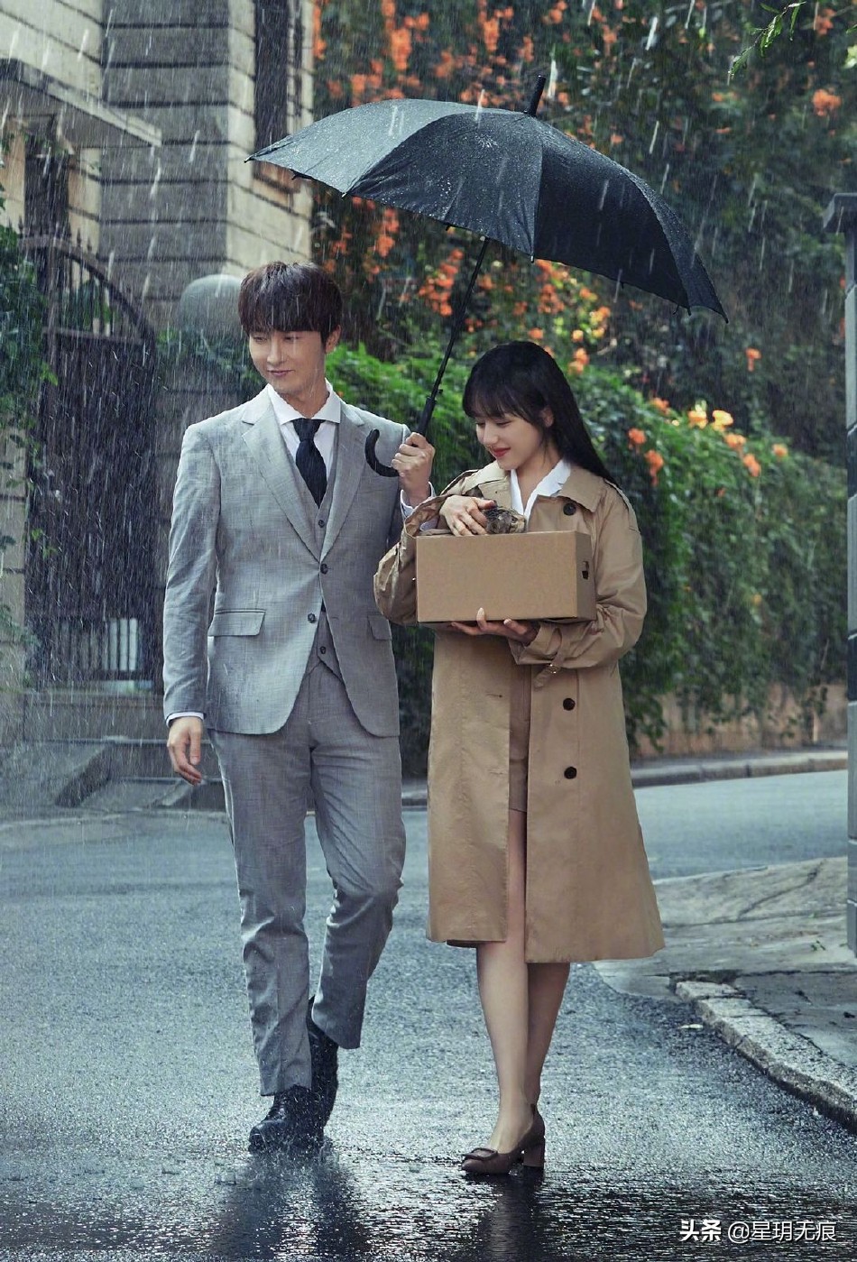 Li Randi and Niu Junfeng cooperate with each other in the White ...