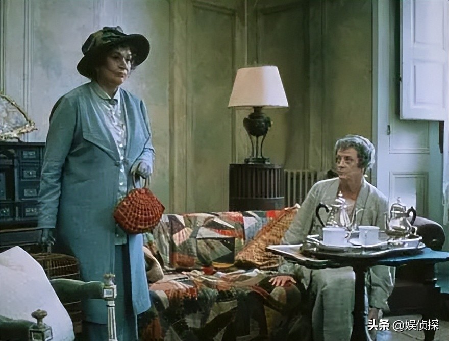 "Drinking Tea with Mussolini" profoundly reflects history and human ...