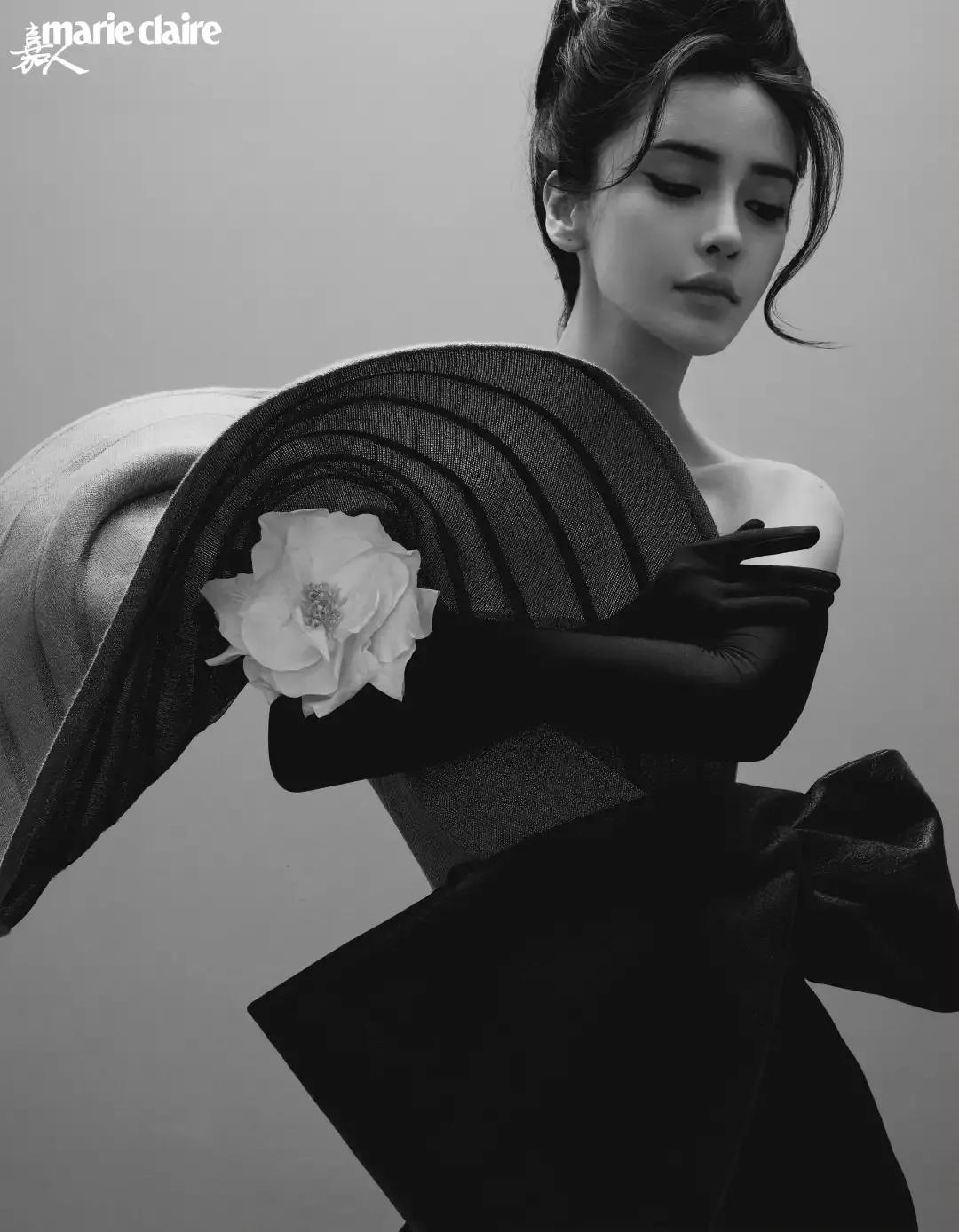 Angelababy appeared on the November cover of "Jia Ren" and "ELLE", red ...