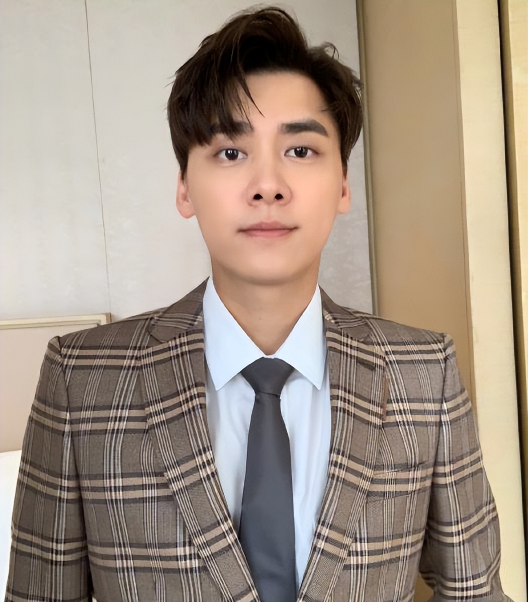 Eight months after Li Yifeng's prostitution disappeared, the recent ...