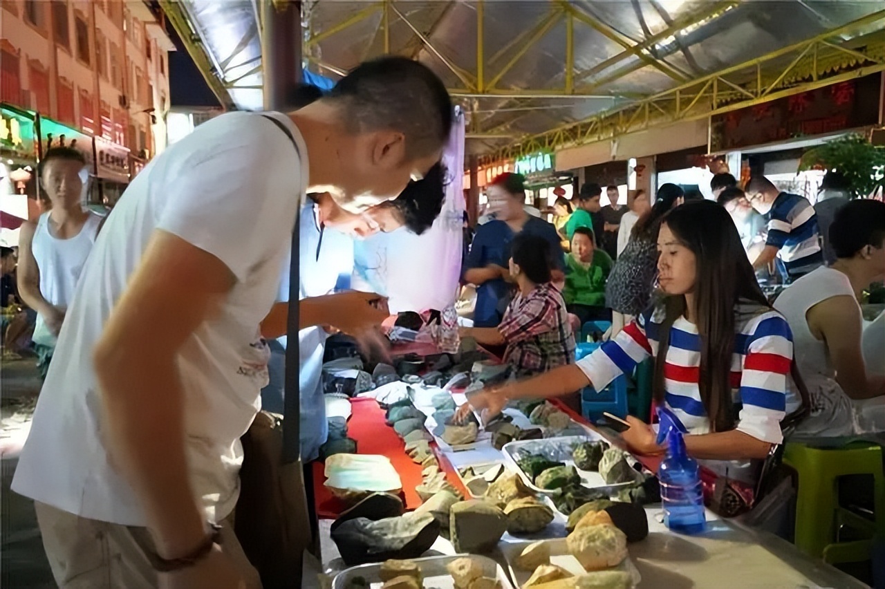 God-level guide - six night market attractions that must be visited in ...