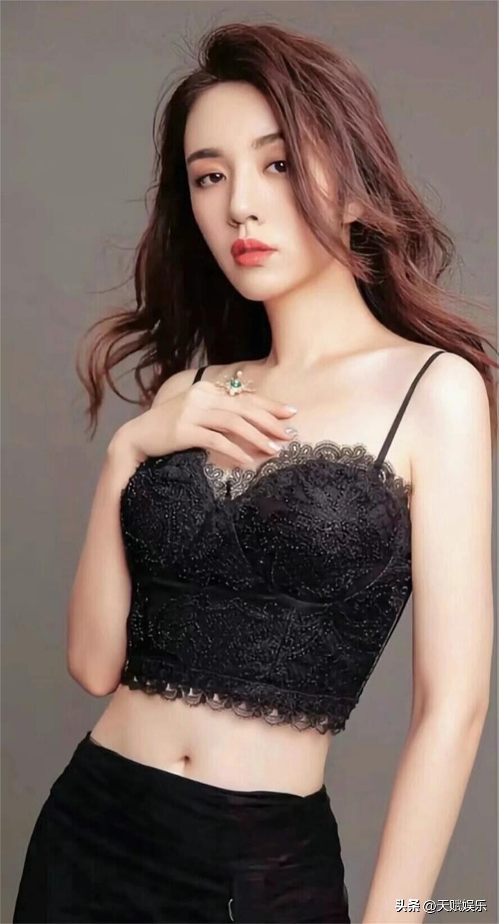 Actor Wang Xiaochen photo album "Ten" - iMedia