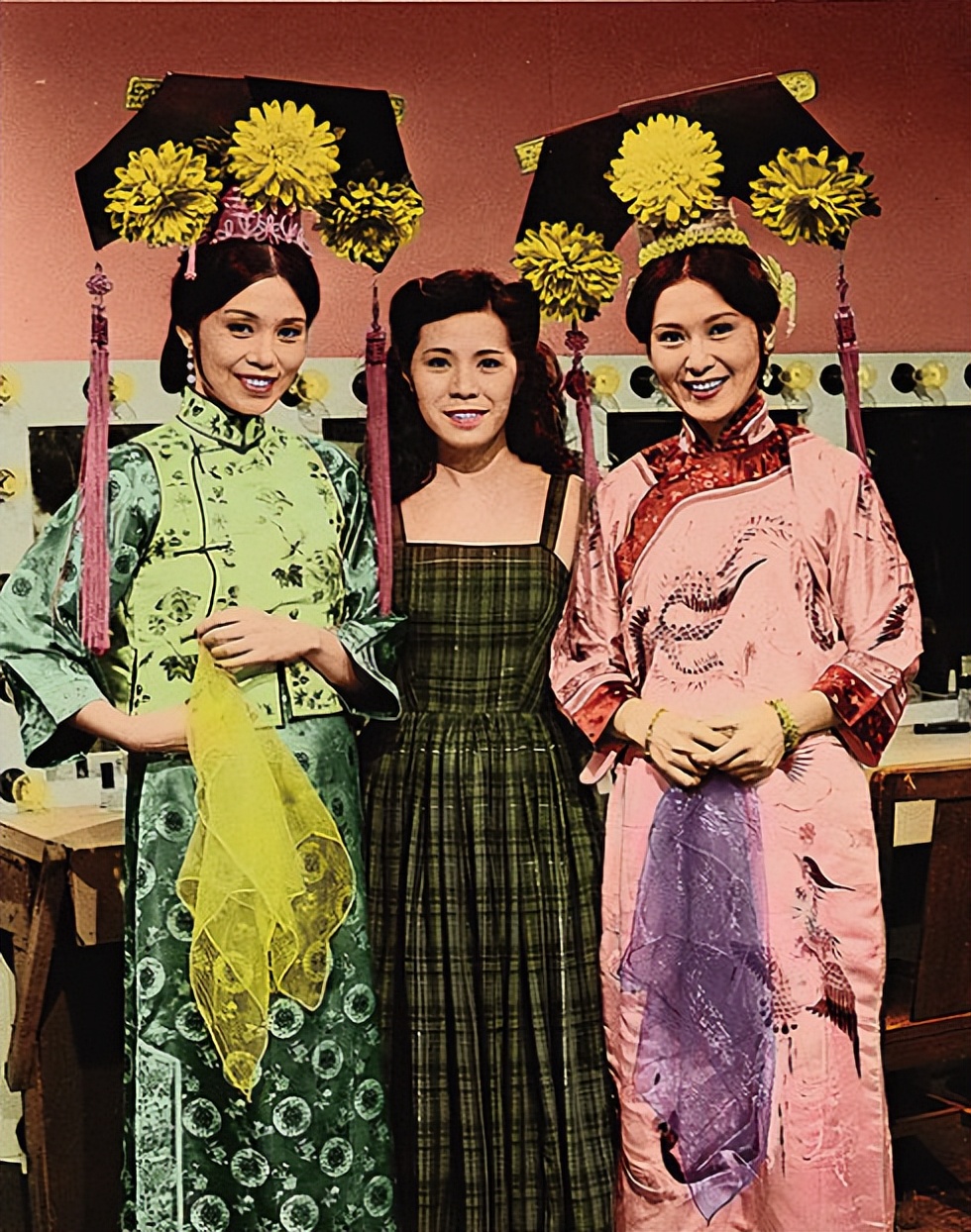 She is a Hong Kong character actress and a gold medal emcee. She is ...