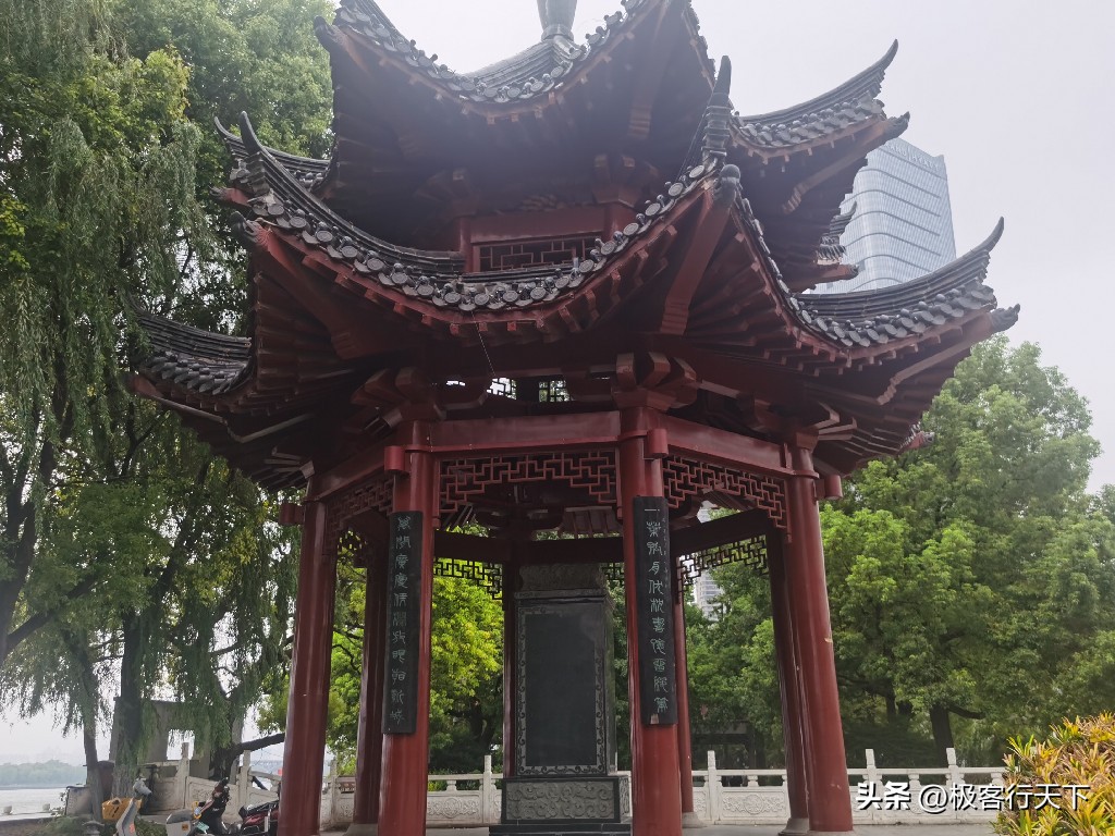 Changsha Du Fu Jiang Pavilion recalls the ancient times and sighs the ...