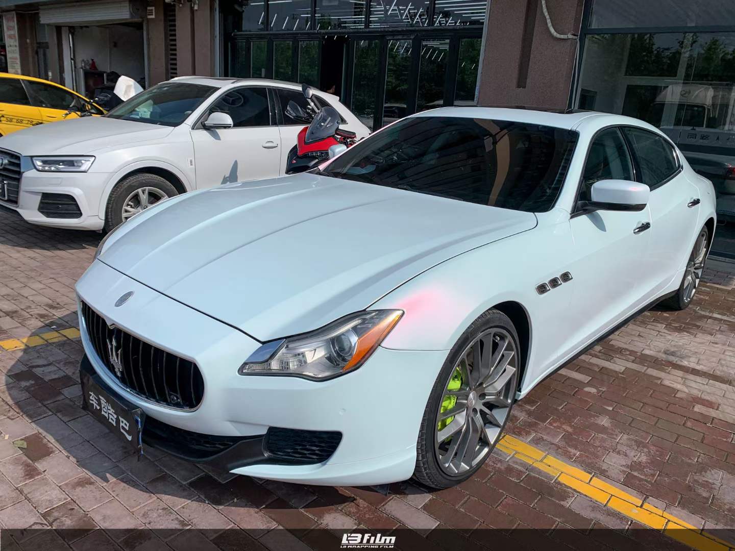 Maserati-President LBFILM Color Change Film-Pearl White to Red - iNEWS