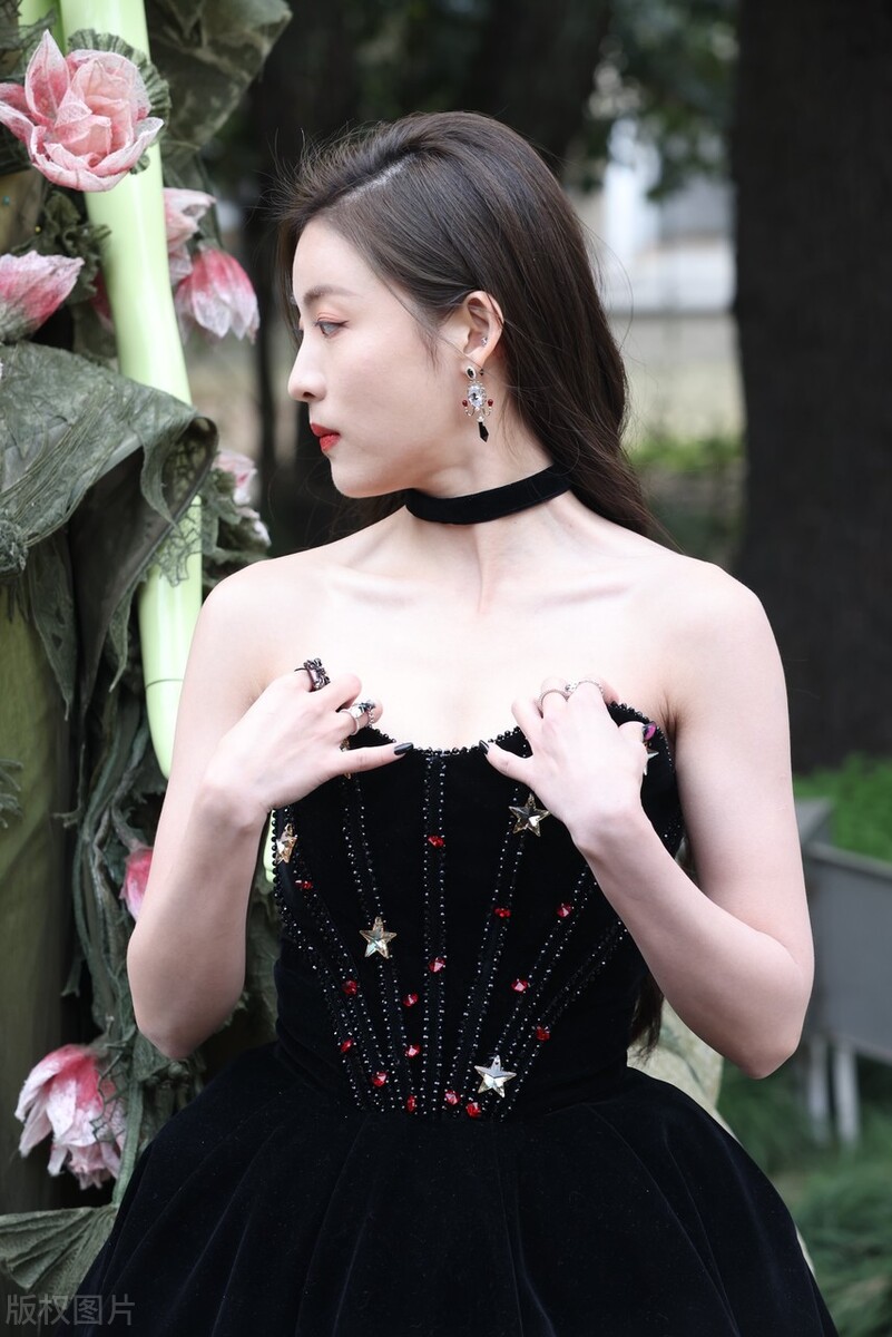 Sun Rui's tube top dress - iMedia