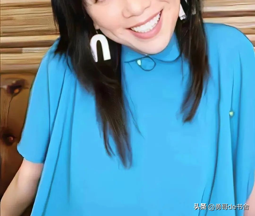 Deng Cuiwen plays Rufei, she is cold and smart, and she is a master at ...