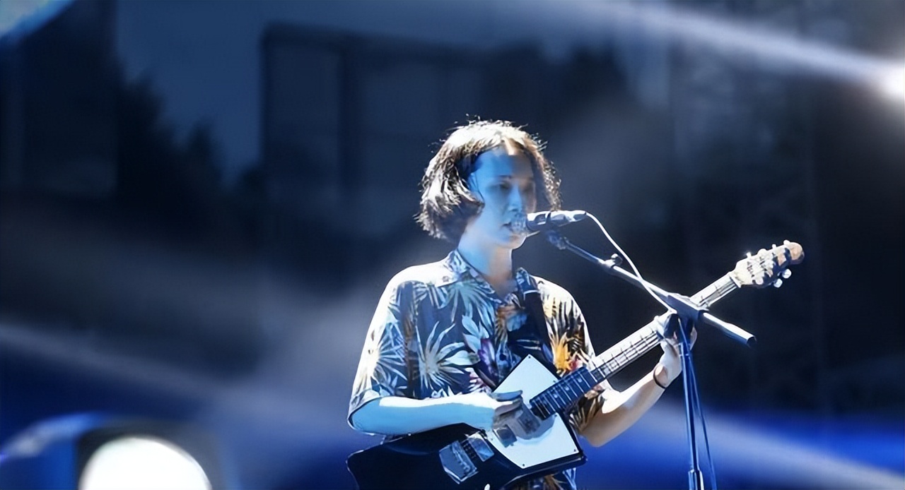 It turns out that "Two of Us" was sung by Guo Ding, which is a bit like ...