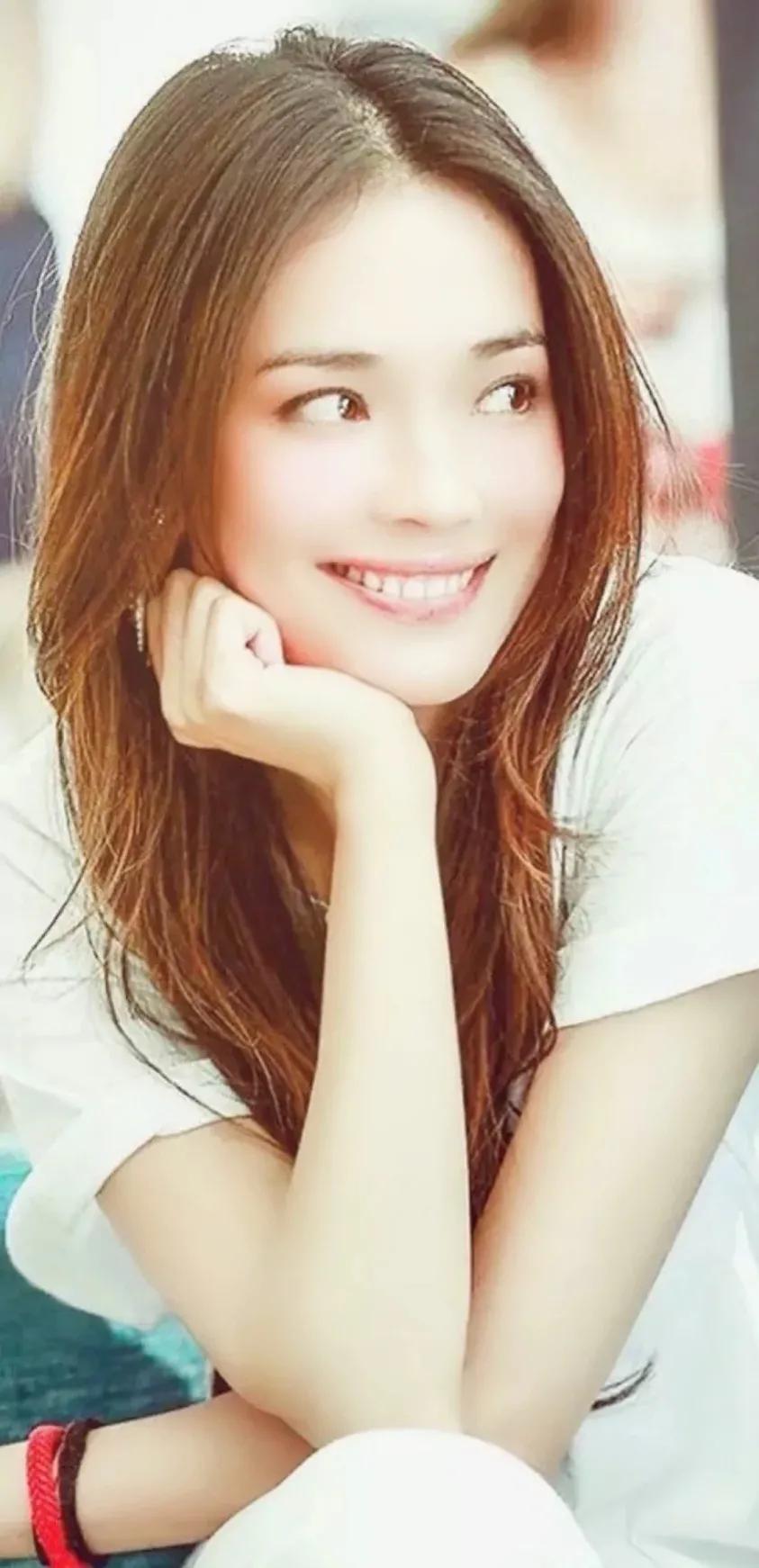 A beautiful photo gallery of Shu Qi, a beauty with big lips and plump ...