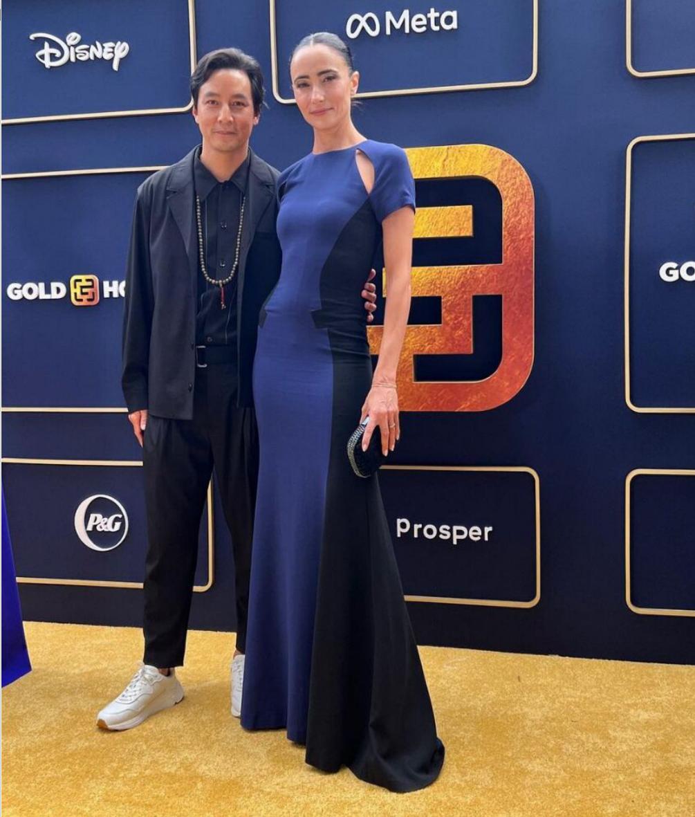 Wu Yanzu and his wife show their affection, their faces are drooping ...