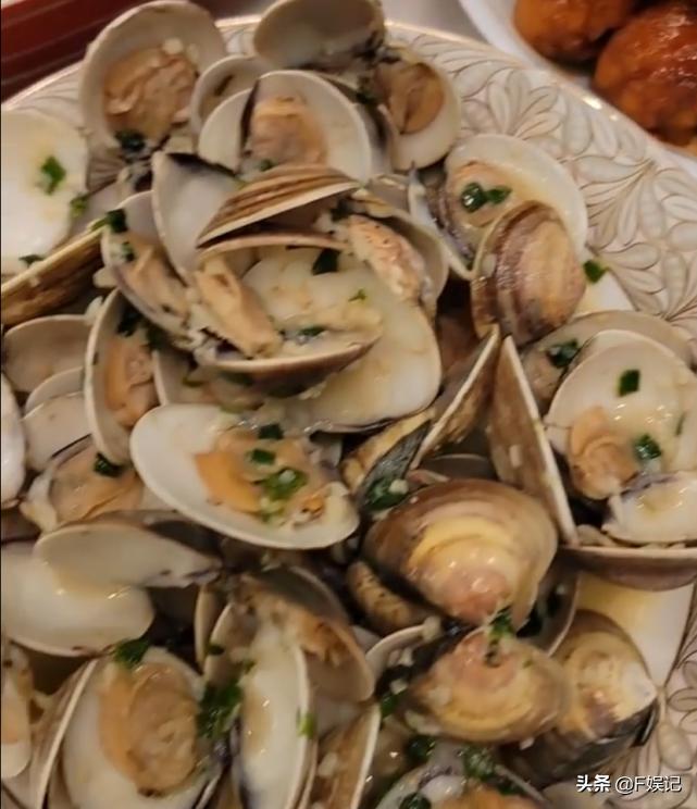 Amy Chen personally cooks fresh lobster and enjoys a sumptuous dinner ...