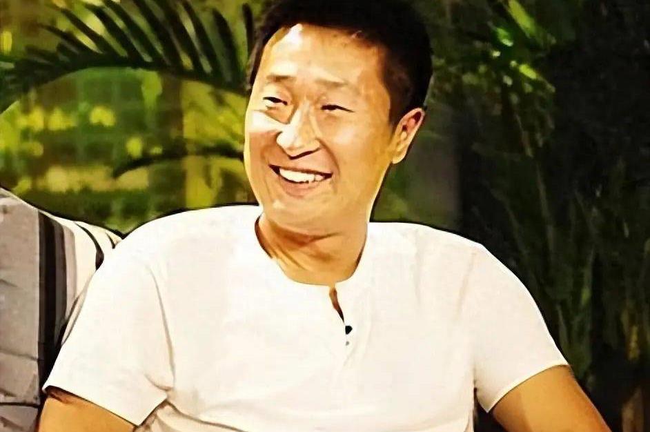 He doesn't look good, but he married the "most beautiful" military ...