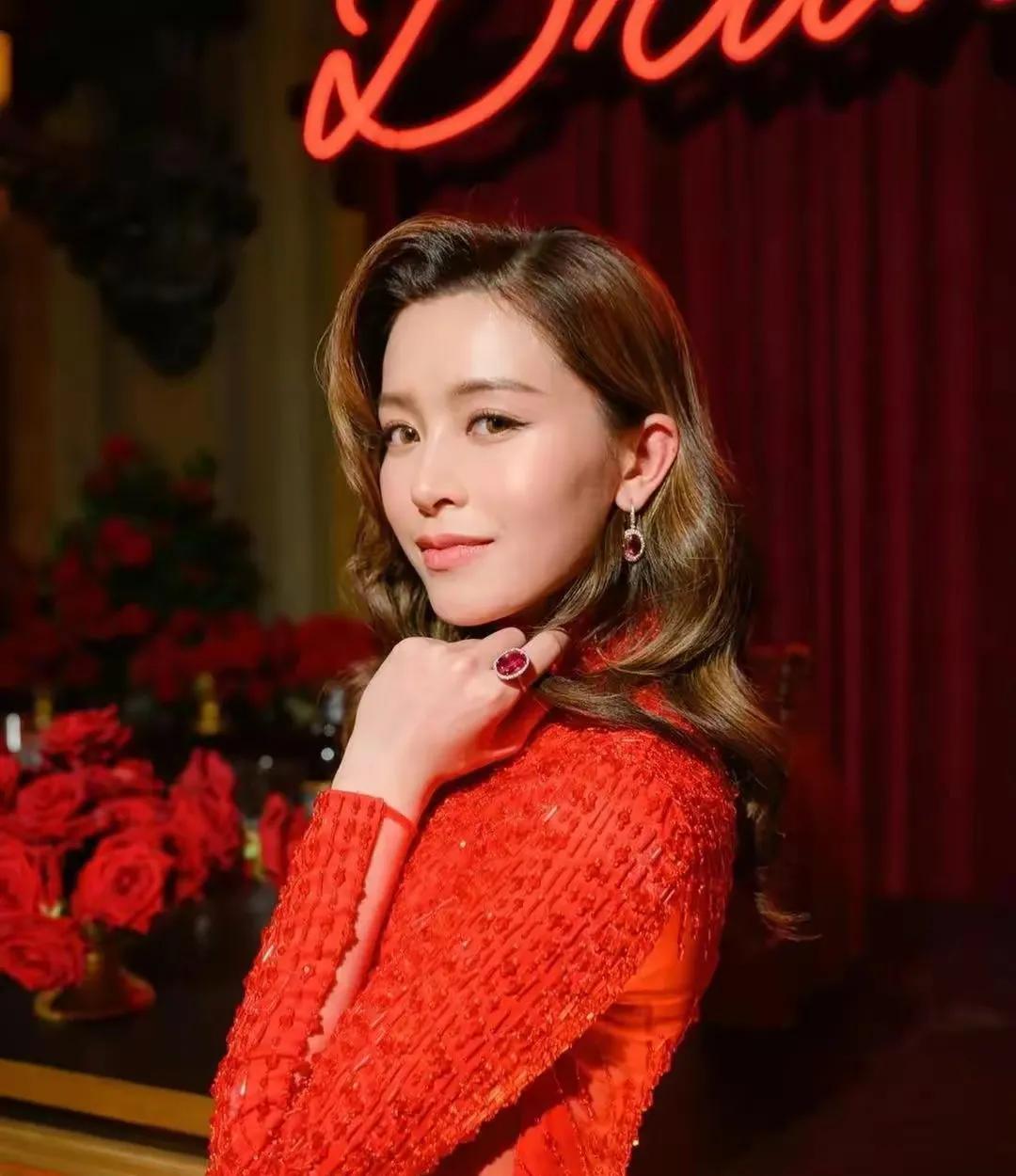 It was revealed that Wu Qinan was proud of his wife and asked all the staff to watch "The ...