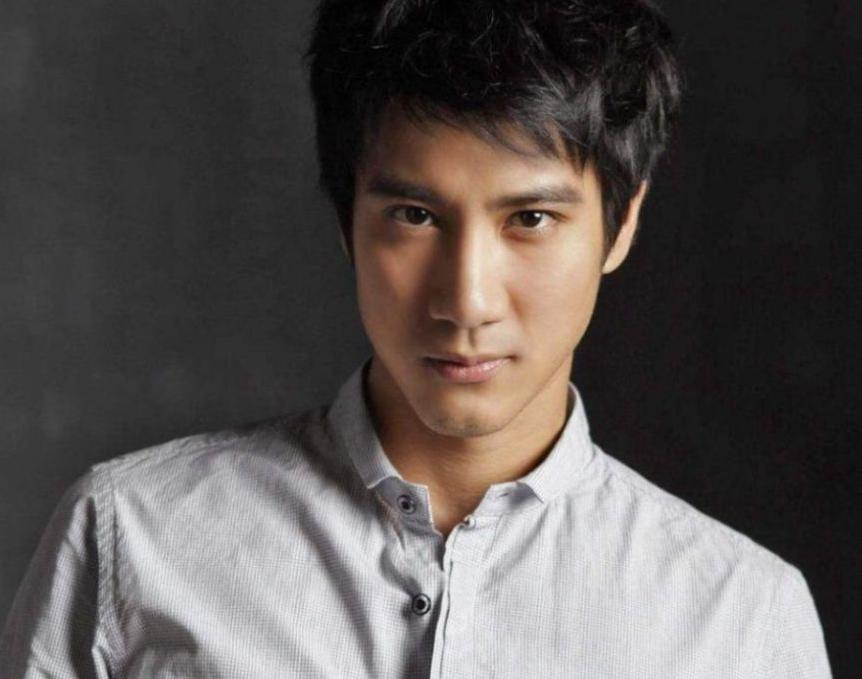 Lee Jinglei's true education was taken away, his original name and life ...