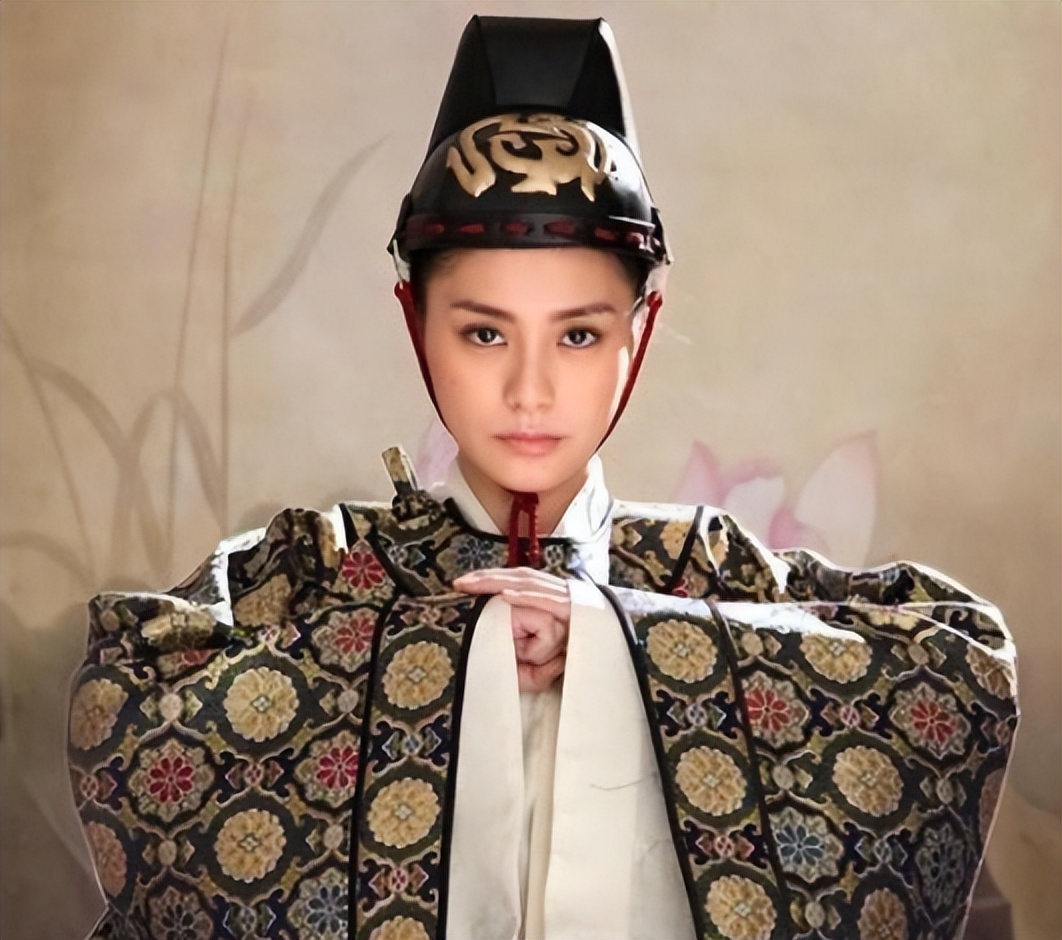 The tomb of Shangguan Waner was excavated, and many male bones were ...