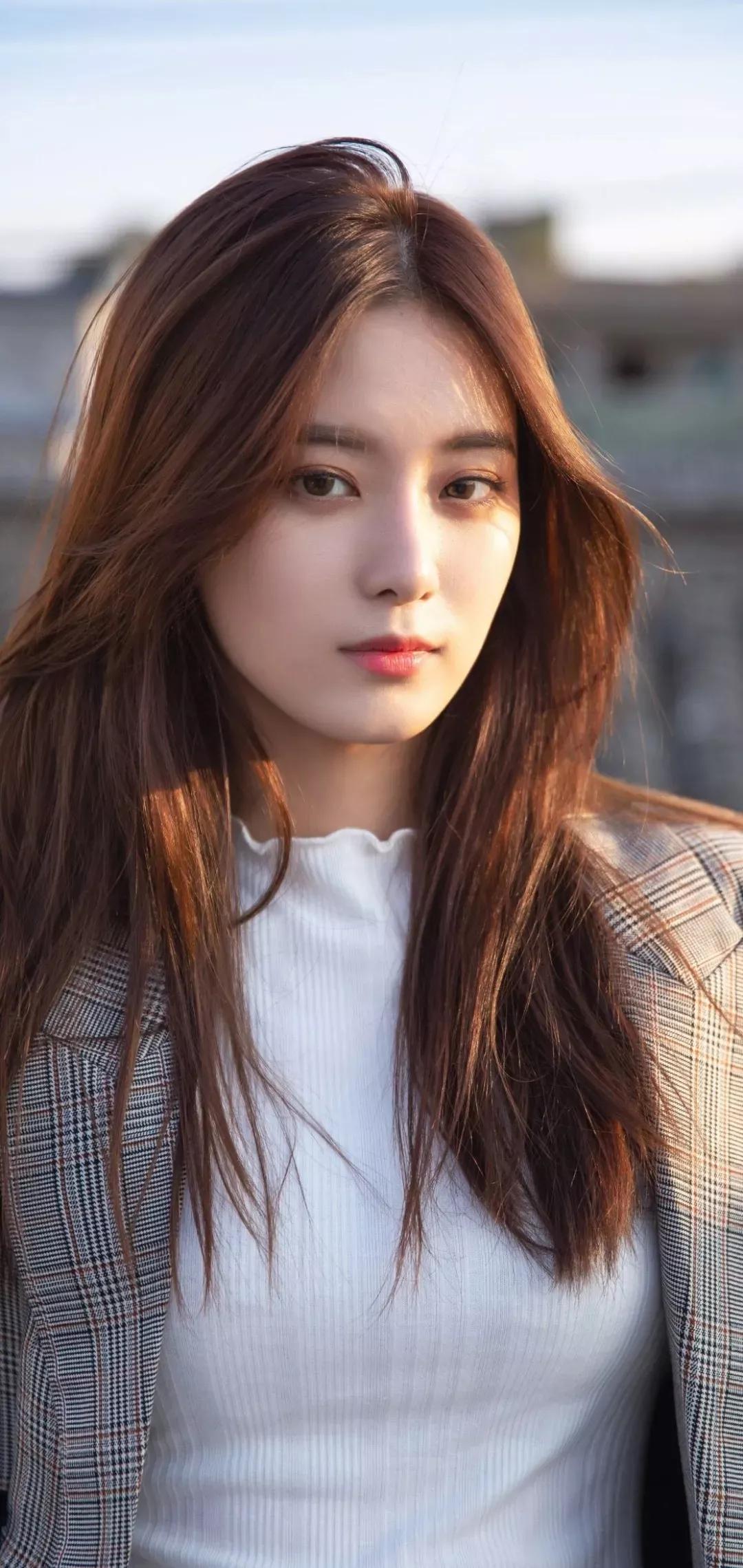 Star Wallpaper: Xu Yiyang - iNEWS