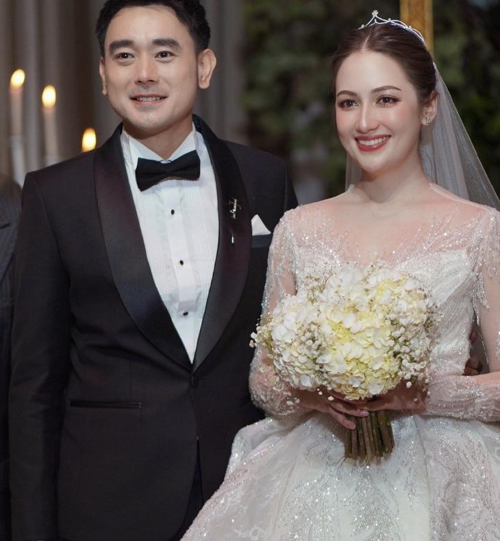 Ouyang Nana's godfather TAE took photos of the wedding scene, with the title of Lin Zhiying in ...