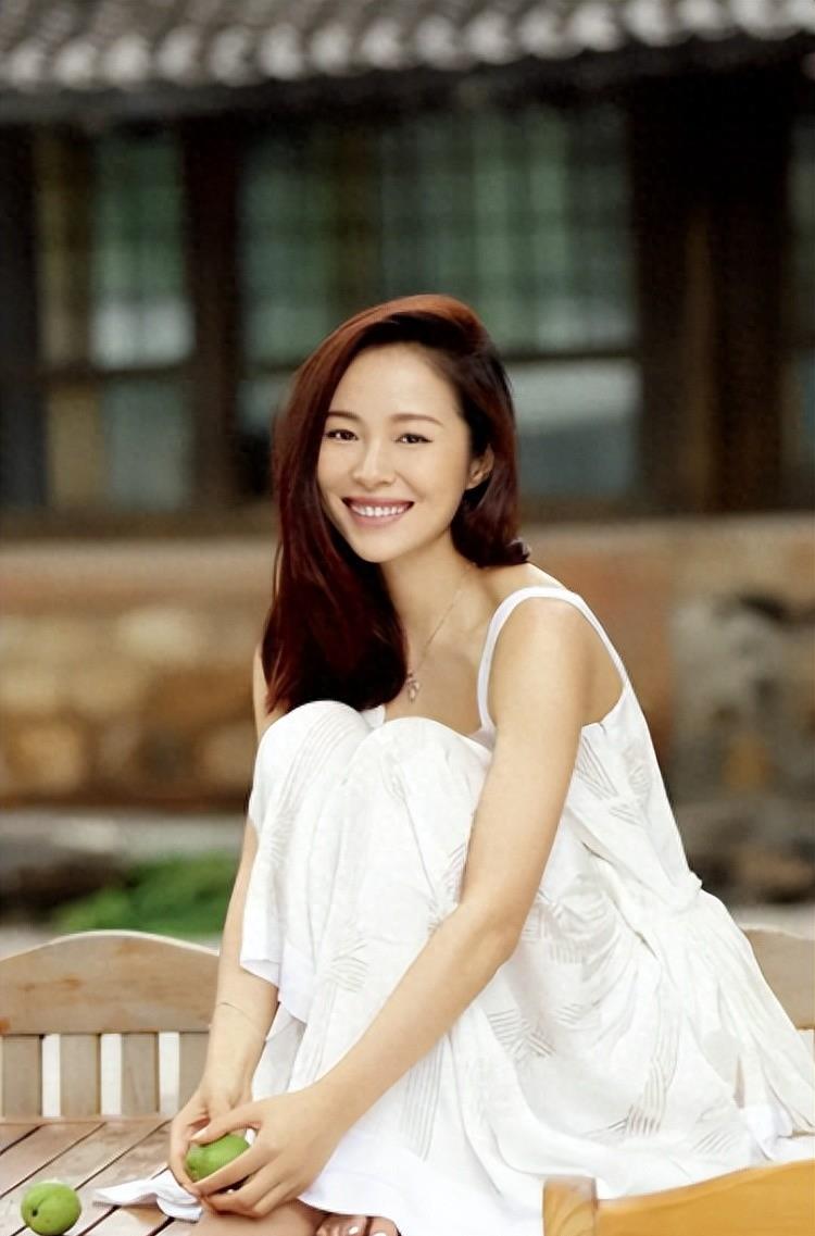 From a pure goddess to everyone shouting: How is Jiang Yiyan doing today? - iMedia