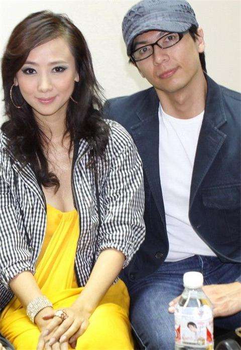 54-year-old "porn star" Weng Hong takes photos like a girl!She has a ...