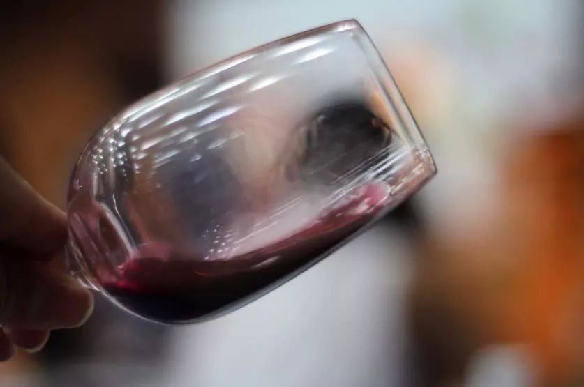 [Fazhuang] Red wine tasting must be shaken?It turned out to be like ...