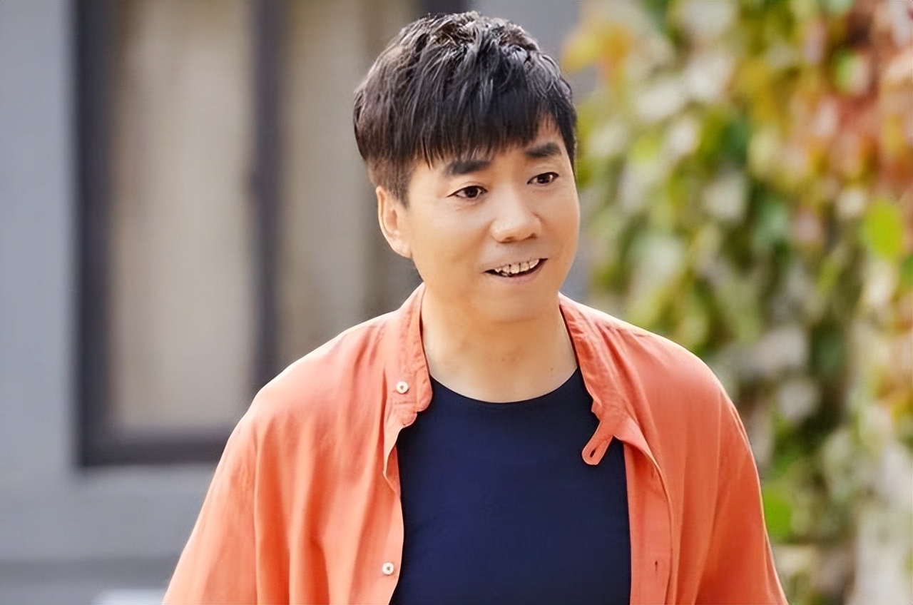 Looking at Fan Ming after 25 years, only to find that marrying Li Ling ...