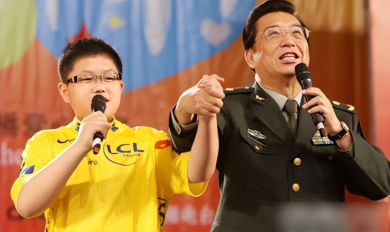 It is also Li Shuangjiang's gene, when comparing Li Tianyi and Li He ...