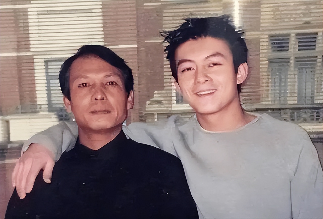 Fifteen years after the "pornographic scandal", the person involved suddenly passed away. Why ...