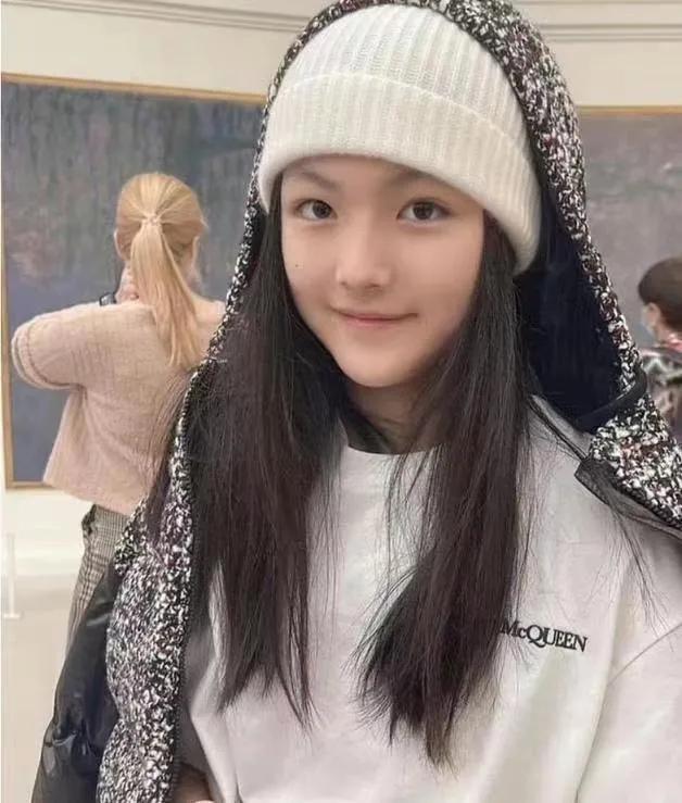 Wang Shiling was complained about showing off her wealth online ...
